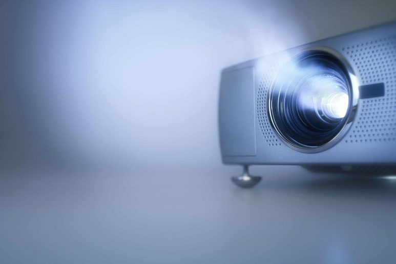 Projetor de imagens: as melhores opções para comprar