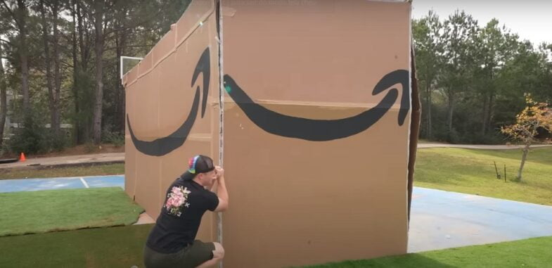 Youtuber compra casa na Amazon e revela experiência