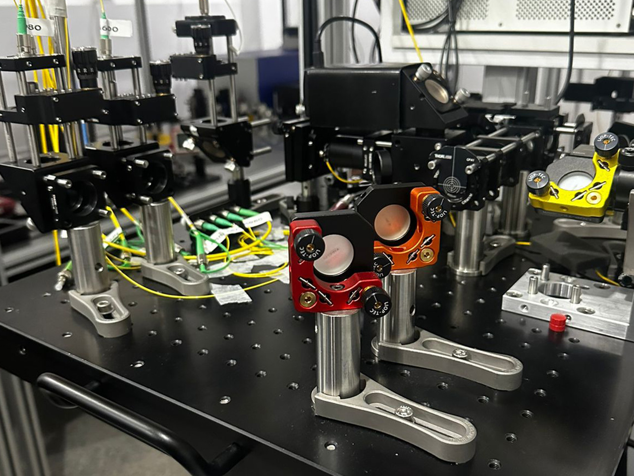 O que é um dispositivo emissor de fótons únicos?