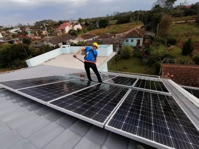 Limpeza de Placas Solares: Descubra o Segredo