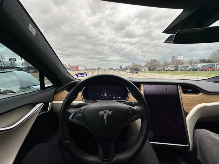 Tesla Model S: Experiência de Uso, Design e Tecnologia